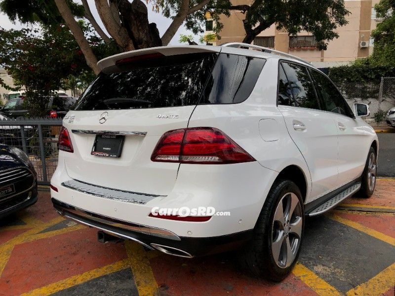 Mercedes-Benz Basico 2016 US$43499 : República Dominicana