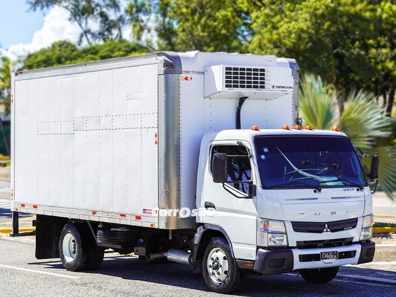 Mitsubishi Fuso Furgon 2015 US$29900 : República Dominicana