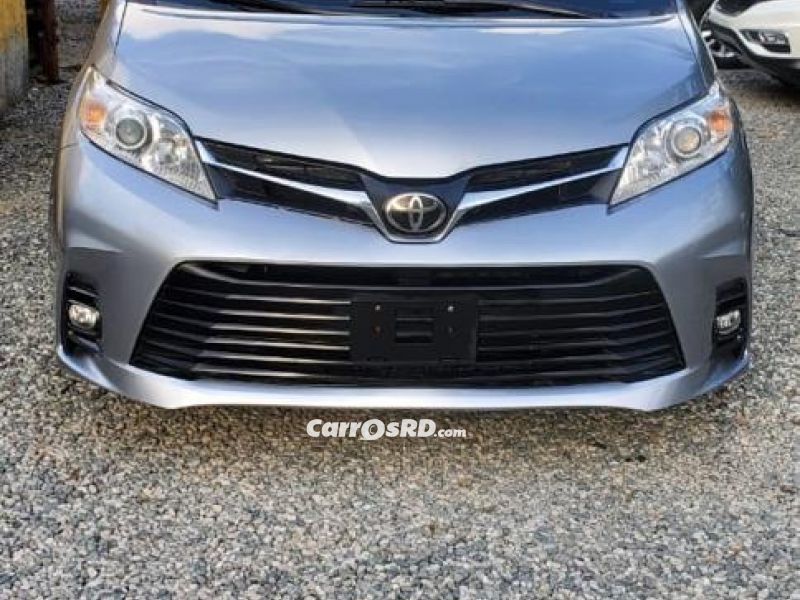 Toyota Sienna LE 2018 US$27500 : República Dominicana