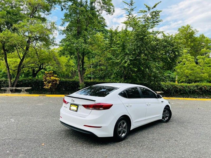Hyundai Avante LPI 2018 en Santo Domingo Norte