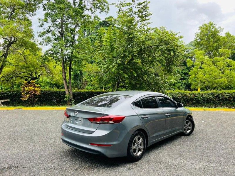 Hyundai Avante LPI 2018 en Santo Domingo Norte