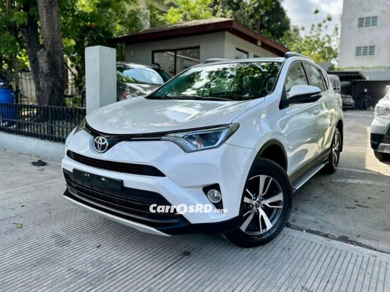 Toyota RAV4 LE 2019 US$25900 : República Dominicana