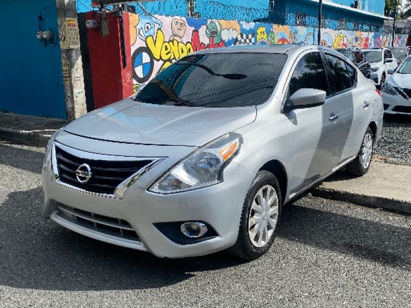 Nissan Versa SV 2015 en Santo Domingo Este