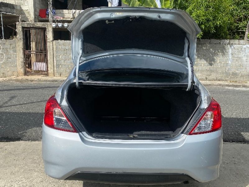 Nissan Versa SV 2015 en Santo Domingo Este