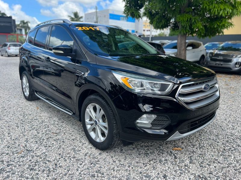 Ford Escape Titanium Ecoboost 2017 en Santo Domingo Este