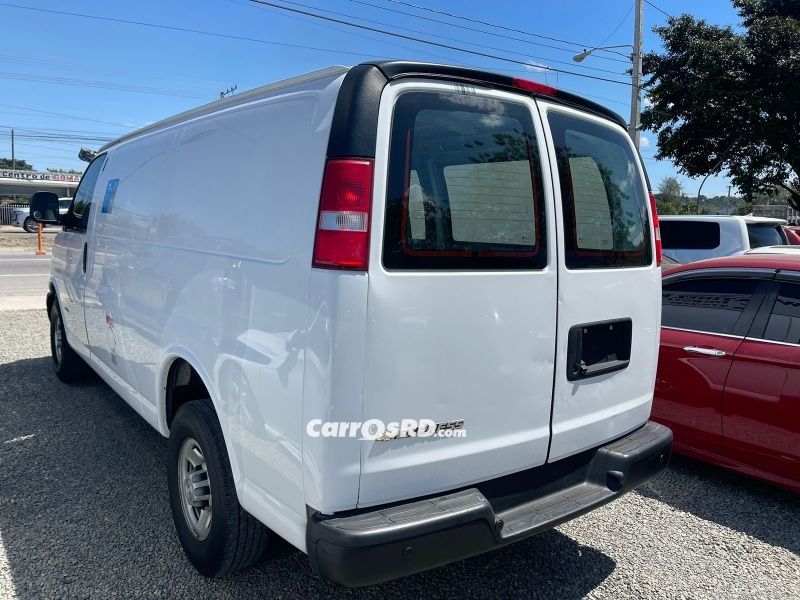 Chevrolet Express Cargo Van Diesel 2018 RD$1425000 : República Dominicana